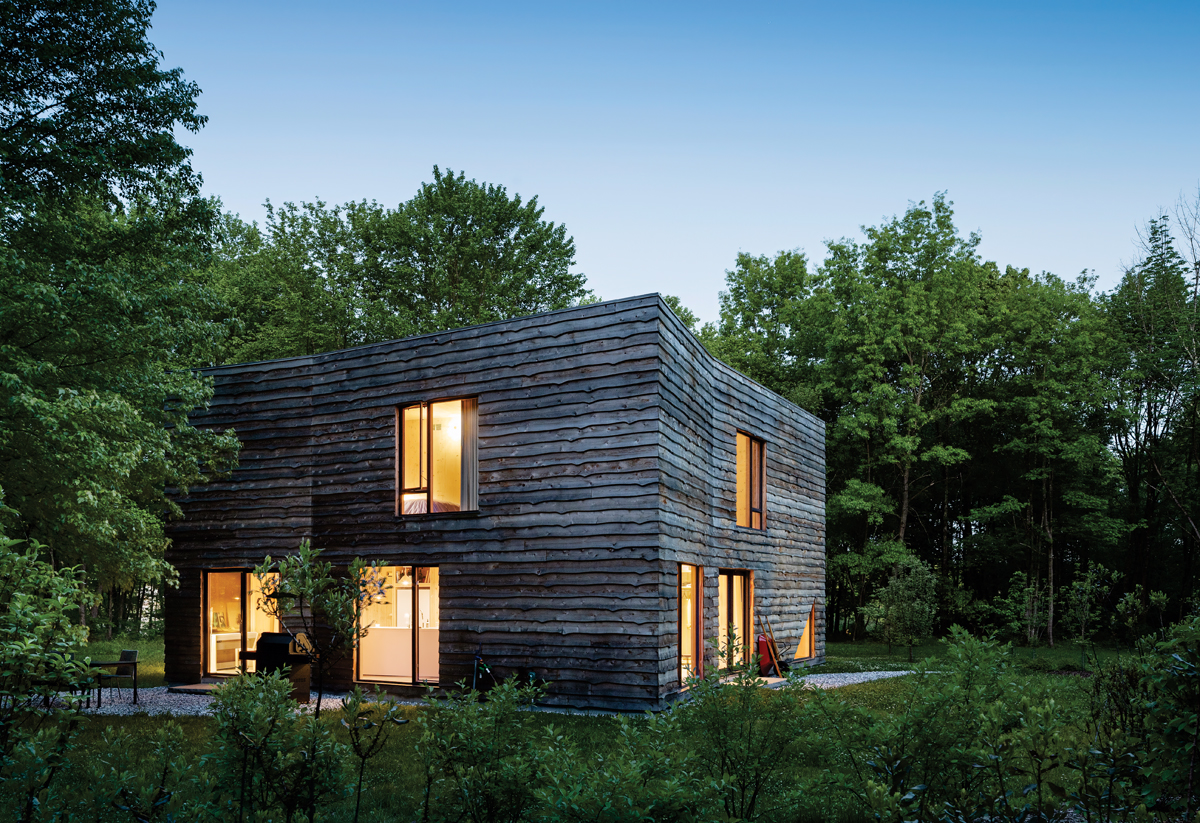 Two Architects Design a Boxy Retreat on a Dutchess County Lake ...